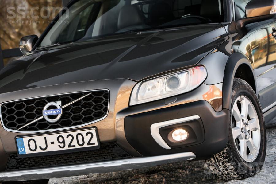 Brown Volvo XC70 2014 in Jelgava, with an engine capacity of 2.40 L and mileage of 0 thousand km for 11490 €, photo 5 on AUTOMOTO.COM.LV