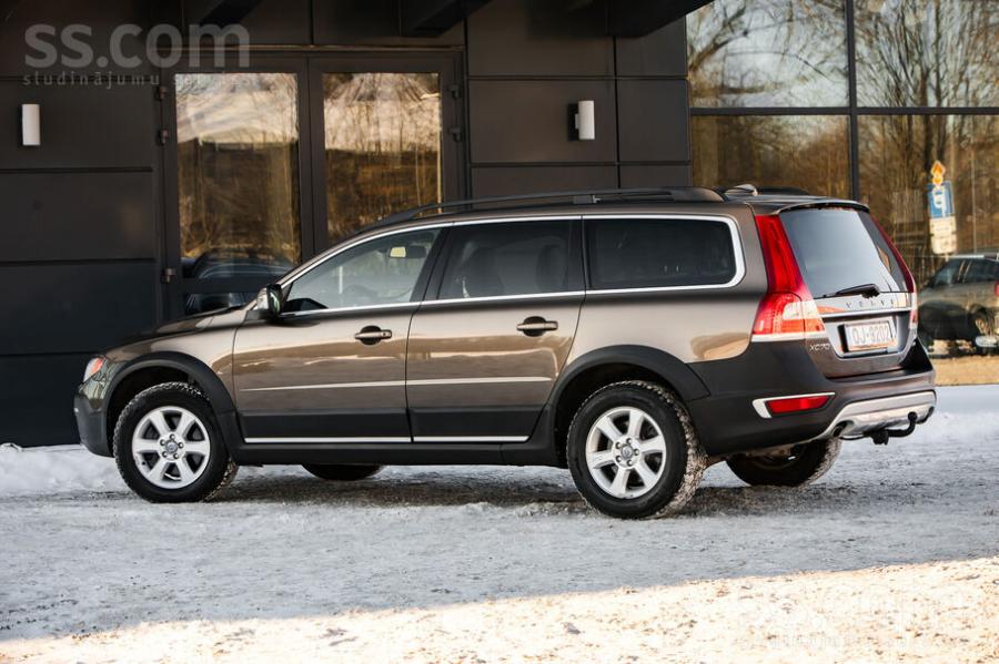 Brown Volvo XC70 2014 in Jelgava, with an engine capacity of 2.40 L and mileage of 0 thousand km for 11490 €, photo 12 on AUTOMOTO.COM.LV