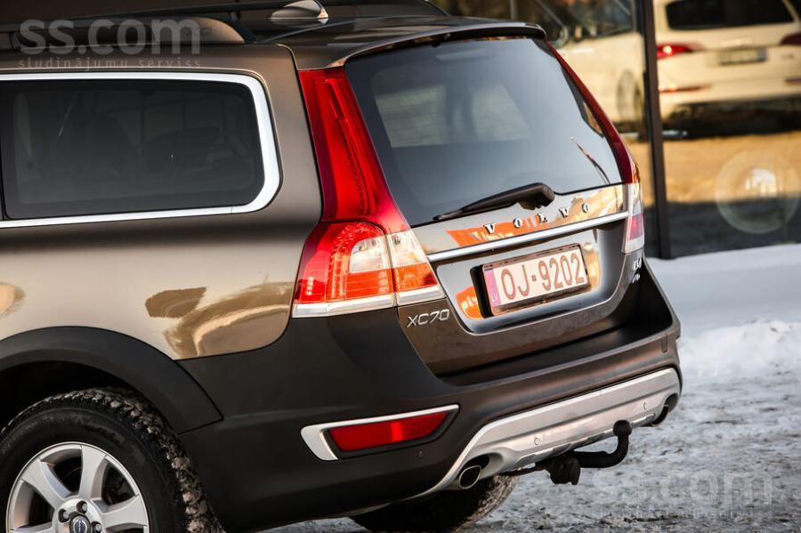 Brown Volvo XC70 2014 in Jelgava, with an engine capacity of 2.40 L and mileage of 0 thousand km for 11490 €, photo 13 on AUTOMOTO.COM.LV