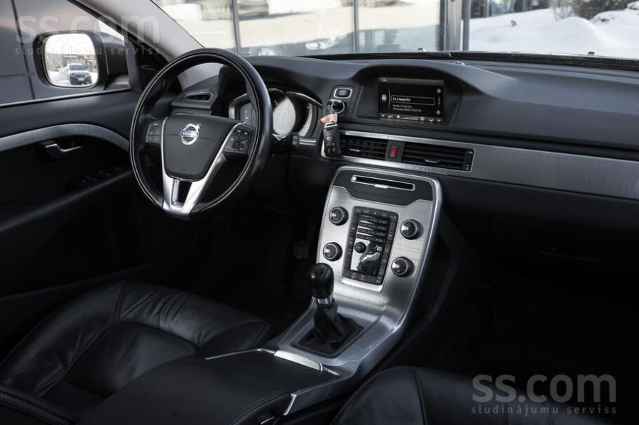 Brown Volvo XC70 2014 in Jelgava, with an engine capacity of 2.40 L and mileage of 0 thousand km for 11490 €, photo 21 on AUTOMOTO.COM.LV