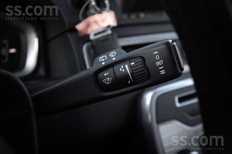 Brown Volvo XC70 2014 in Jelgava, with an engine capacity of 2.40 L and mileage of 0 thousand km for 11490 €, photo 27 on AUTOMOTO.COM.LV