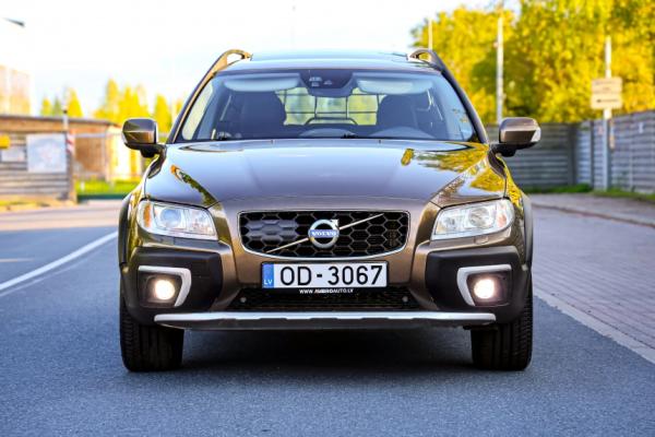 Brūns Volvo XC70 2014 Rīga, ar dzinēja tilpumu 2.40 L un nobraukumu 0 tūkst. km par 14850 €, foto 2 vietnē AUTOMOTO.COM.LV