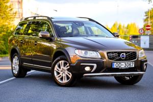 Brown Volvo XC70 2014 in Riga, with an engine capacity of 2.40 L and mileage of 0 thousand km for 14850 €, photo 4 on AUTOMOTO.COM.LV