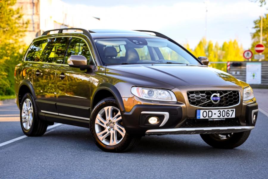 Brown Volvo XC70 2014 in Riga, with an engine capacity of 2.40 L and mileage of 0 thousand km for 14850 €, photo 4 on AUTOMOTO.COM.LV