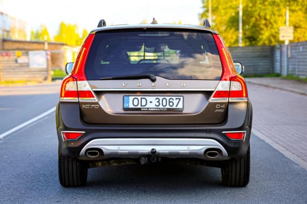 Brūns Volvo XC70 2014 Rīga, ar dzinēja tilpumu 2.40 L un nobraukumu 0 tūkst. km par 14850 €, foto 6 vietnē AUTOMOTO.COM.LV