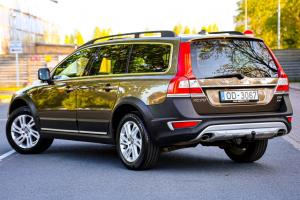Brown Volvo XC70 2014 in Riga, with an engine capacity of 2.40 L and mileage of 0 thousand km for 14850 €, photo 8 on AUTOMOTO.COM.LV