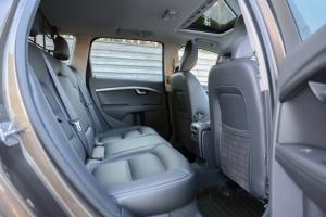 Brown Volvo XC70 2014 in Riga, with an engine capacity of 2.40 L and mileage of 0 thousand km for 14850 €, photo 13 on AUTOMOTO.COM.LV