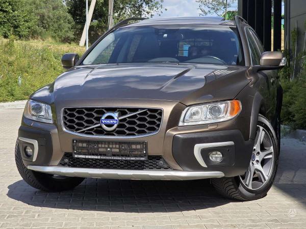 Brown Volvo XC70 2014 in Vilnius, with an engine capacity of 2.40 L and mileage of 234 thousand km for 14700 €, photo 4 on AUTOMOTO.COM.LV