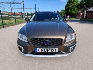 Brown Volvo XC70 2014 in Siauliai, with an engine capacity of 2.00 L and mileage of 339 thousand km for 8600 €, photo 3 on AUTOMOTO.COM.LV