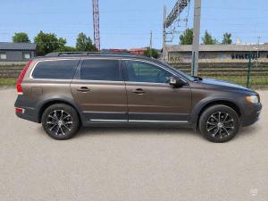 Brown Volvo XC70 2014 in Siauliai, with an engine capacity of 2.00 L and mileage of 339 thousand km for 8600 €, photo 8 on AUTOMOTO.COM.LV