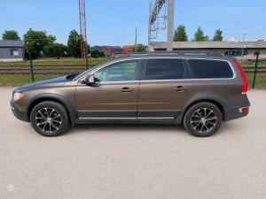 Brown Volvo XC70 2014 in Siauliai, with an engine capacity of 2.00 L and mileage of 339 thousand km for 8600 €, photo 9 on AUTOMOTO.COM.LV