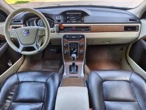 Brown Volvo XC70 2014 in Siauliai, with an engine capacity of 2.00 L and mileage of 339 thousand km for 8600 €, photo 10 on AUTOMOTO.COM.LV