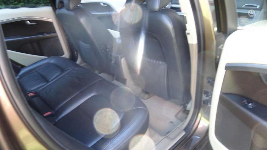Коричневый Вольво ХС70 2014 в Ионишкис, объемом двигателя 2.40 л и пробегом 261 тыс. км за 10747 €, фото 23 на AUTOMOTO.COM.LV