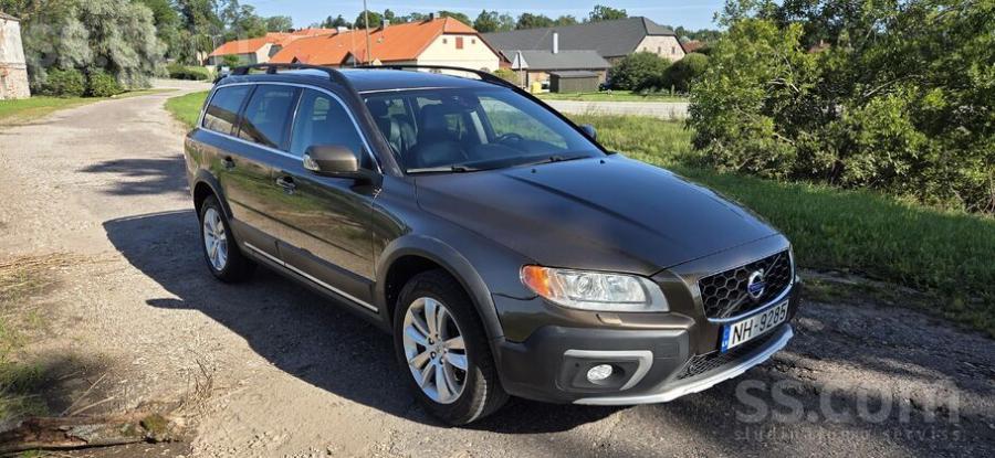 Brūns Volvo XC70 2014 Talsi, ar dzinēja tilpumu 2.00 L un nobraukumu 296 tūkst. km par 9900 €, foto 8 vietnē AUTOMOTO.COM.LV