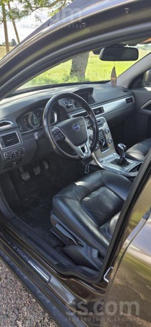 Brūns Volvo XC70 2014 Talsi, ar dzinēja tilpumu 2.00 L un nobraukumu 296 tūkst. km par 9900 €, foto 12 vietnē AUTOMOTO.COM.LV