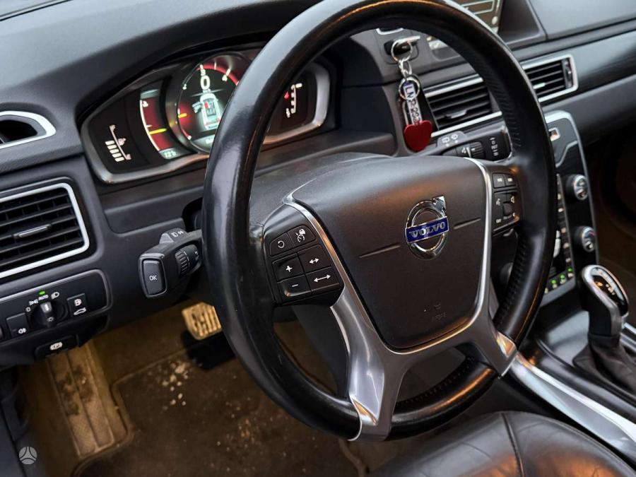 Brūns Volvo XC70 2014 Ukmergė, ar dzinēja tilpumu 1.97 L un nobraukumu 268 tūkst. km par 7800 €, foto 19 vietnē AUTOMOTO.COM.LV