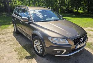 Brown Volvo XC70 2014 in Vilnius, with an engine capacity of 1.97 L and mileage of 308 thousand km for 7500 €, photo 3 on AUTOMOTO.COM.LV