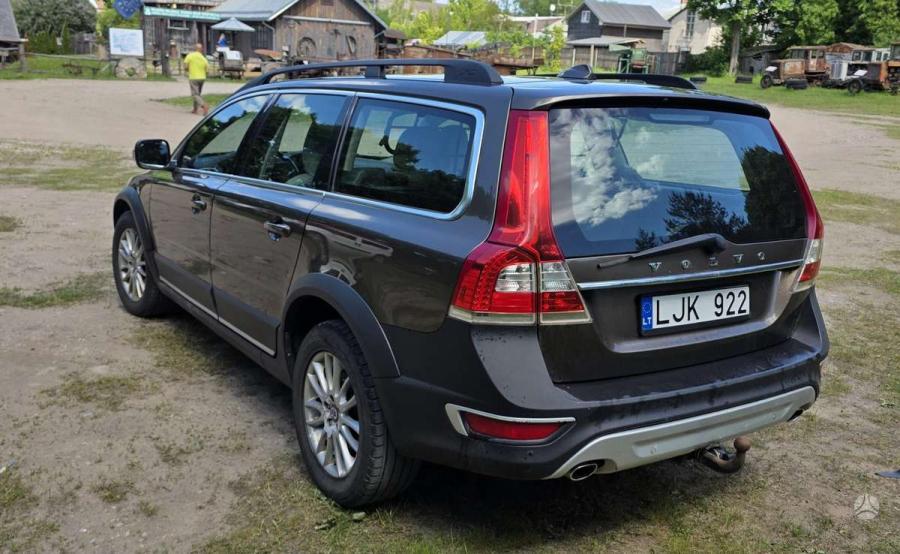 Brown Volvo XC70 2014 in Vilnius, with an engine capacity of 1.97 L and mileage of 308 thousand km for 7500 €, photo 5 on AUTOMOTO.COM.LV