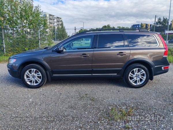 Brown Volvo XC70 2014 in Tallinn, with an engine capacity of 2.40 L and mileage of 270 thousand km for 12499 €, photo 3 on AUTOMOTO.COM.LV