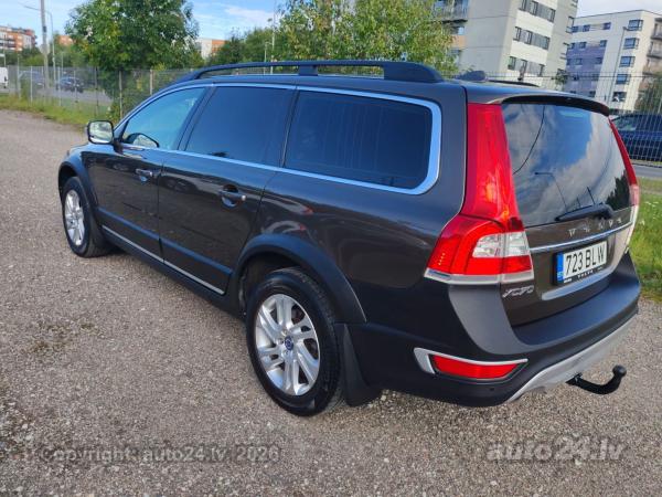Brown Volvo XC70 2014 in Tallinn, with an engine capacity of 2.40 L and mileage of 270 thousand km for 12499 €, photo 4 on AUTOMOTO.COM.LV