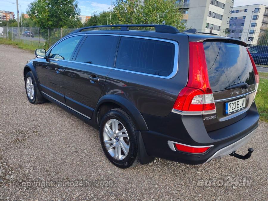 Brūns Volvo XC70 2014 Tallina, ar dzinēja tilpumu 2.40 L un nobraukumu 270 tūkst. km par 12499 €, foto 4 vietnē AUTOMOTO.COM.LV