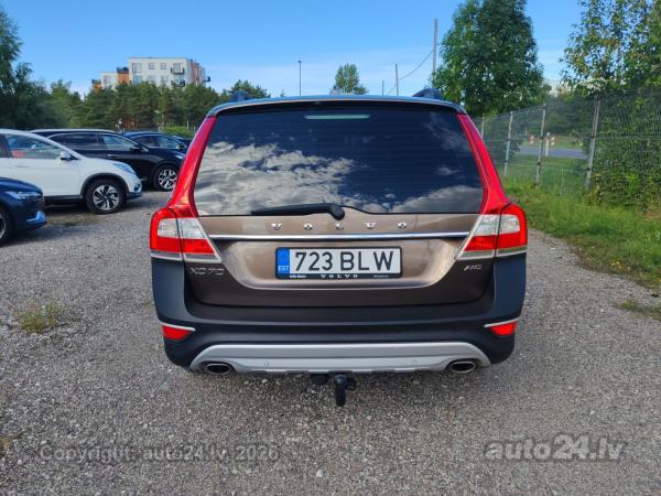 Brown Volvo XC70 2014 in Tallinn, with an engine capacity of 2.40 L and mileage of 270 thousand km for 12499 €, photo 5 on AUTOMOTO.COM.LV