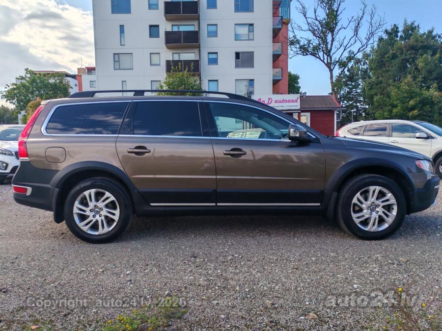 Brūns Volvo XC70 2014 Tallina, ar dzinēja tilpumu 2.40 L un nobraukumu 270 tūkst. km par 12499 €, foto 8 vietnē AUTOMOTO.COM.LV