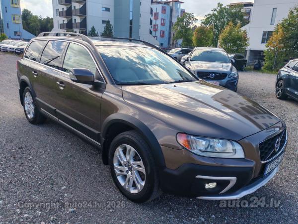 Brown Volvo XC70 2014 in Tallinn, with an engine capacity of 2.40 L and mileage of 270 thousand km for 12499 €, photo 9 on AUTOMOTO.COM.LV