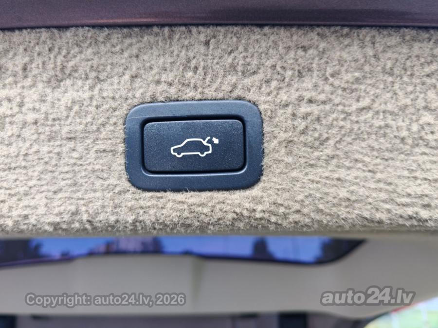 Brūns Volvo XC70 2014 Tallina, ar dzinēja tilpumu 2.40 L un nobraukumu 270 tūkst. km par 12499 €, foto 17 vietnē AUTOMOTO.COM.LV