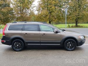 Brown Volvo XC70 2014 in Ogre, with an engine capacity of 2.00 L and mileage of 374 thousand km for 7650 €, photo 8 on AUTOMOTO.COM.LV