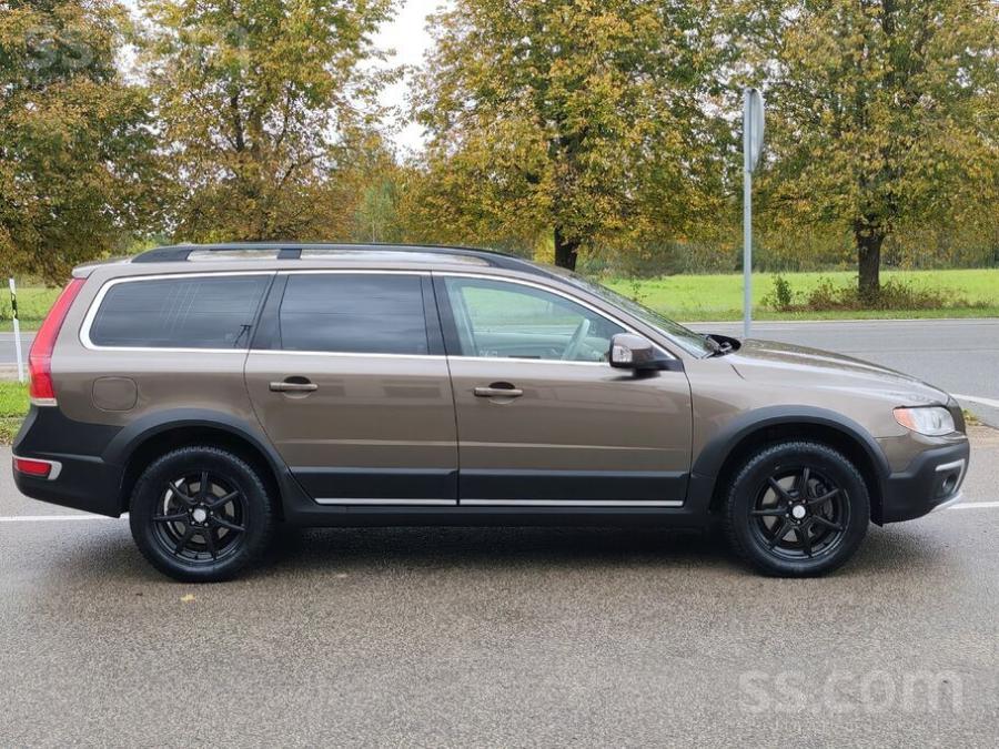 Brown Volvo XC70 2014 in Ogre, with an engine capacity of 2.00 L and mileage of 374 thousand km for 7650 €, photo 8 on AUTOMOTO.COM.LV