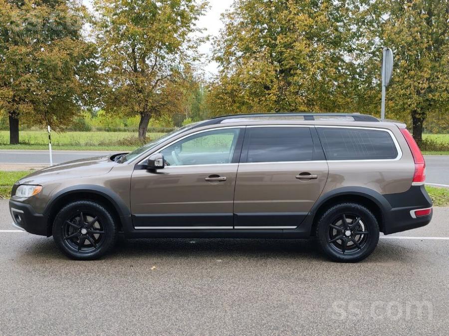 Brown Volvo XC70 2014 in Ogre, with an engine capacity of 2.00 L and mileage of 374 thousand km for 7650 €, photo 9 on AUTOMOTO.COM.LV