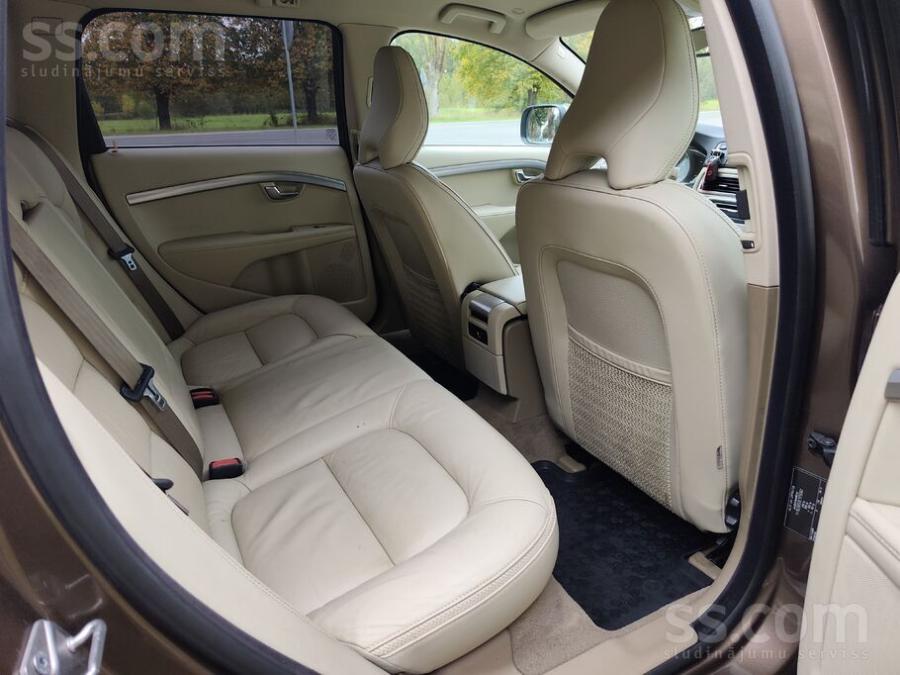 Brown Volvo XC70 2014 in Ogre, with an engine capacity of 2.00 L and mileage of 374 thousand km for 7650 €, photo 13 on AUTOMOTO.COM.LV