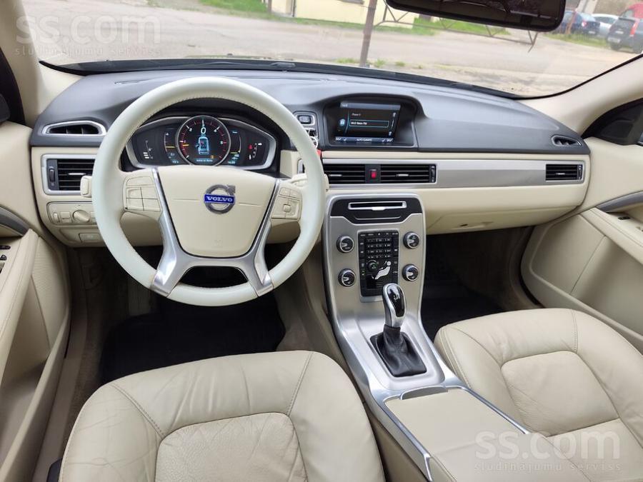 Brown Volvo XC70 2014 in Ogre, with an engine capacity of 2.00 L and mileage of 374 thousand km for 7650 €, photo 15 on AUTOMOTO.COM.LV