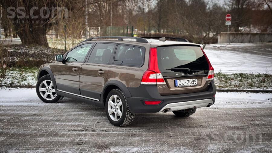 Brūns Volvo XC70 2015 Rīga, ar dzinēja tilpumu 2.40 L un nobraukumu 0 tūkst. km par 8990 €, foto 3 vietnē AUTOMOTO.COM.LV