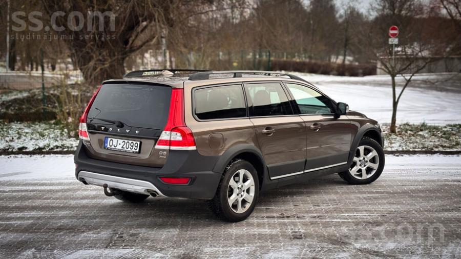 Brūns Volvo XC70 2015 Rīga, ar dzinēja tilpumu 2.40 L un nobraukumu 0 tūkst. km par 8990 €, foto 4 vietnē AUTOMOTO.COM.LV