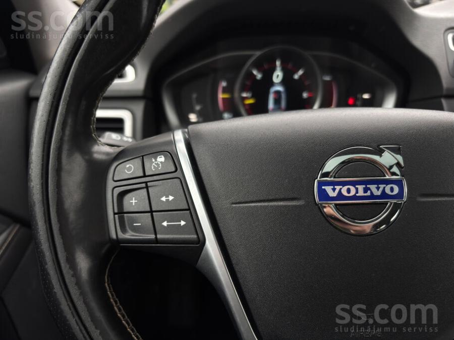 Brūns Volvo XC70 2015 Rīga, ar dzinēja tilpumu 2.40 L un nobraukumu 0 tūkst. km par 8990 €, foto 13 vietnē AUTOMOTO.COM.LV