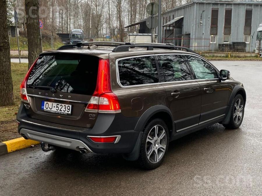 Brūns Volvo XC70 2015 Rīga, ar dzinēja tilpumu 2.40 L un nobraukumu 0 tūkst. km par 13400 €, foto 5 vietnē AUTOMOTO.COM.LV