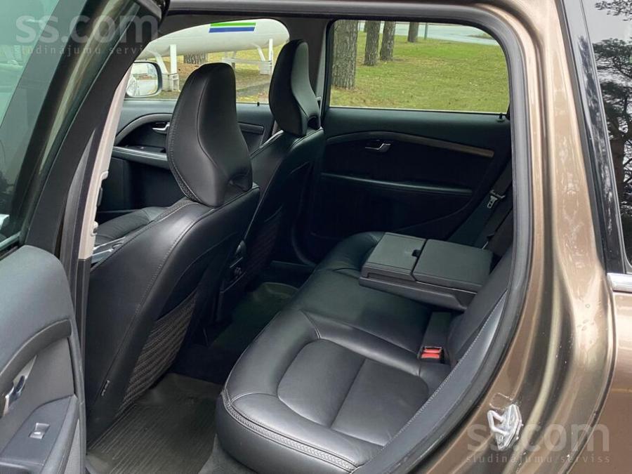 Brūns Volvo XC70 2015 Rīga, ar dzinēja tilpumu 2.40 L un nobraukumu 0 tūkst. km par 13400 €, foto 32 vietnē AUTOMOTO.COM.LV