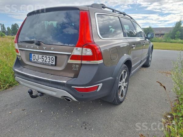Brown Volvo XC70 2015 in Riga, with an engine capacity of 2.40 L and mileage of 338 thousand km for 11500 €, photo 5 on AUTOMOTO.COM.LV