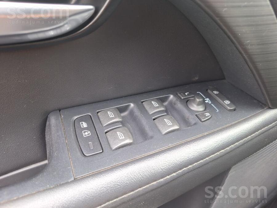 Brūns Volvo XC70 2015 Rīga, ar dzinēja tilpumu 2.40 L un nobraukumu 338 tūkst. km par 11500 €, foto 18 vietnē AUTOMOTO.COM.LV