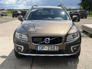 Brown Volvo XC70 2015 in Riga, with an engine capacity of 2.40 L and mileage of 214 thousand km for 14990 €, photo 3 on AUTOMOTO.COM.LV