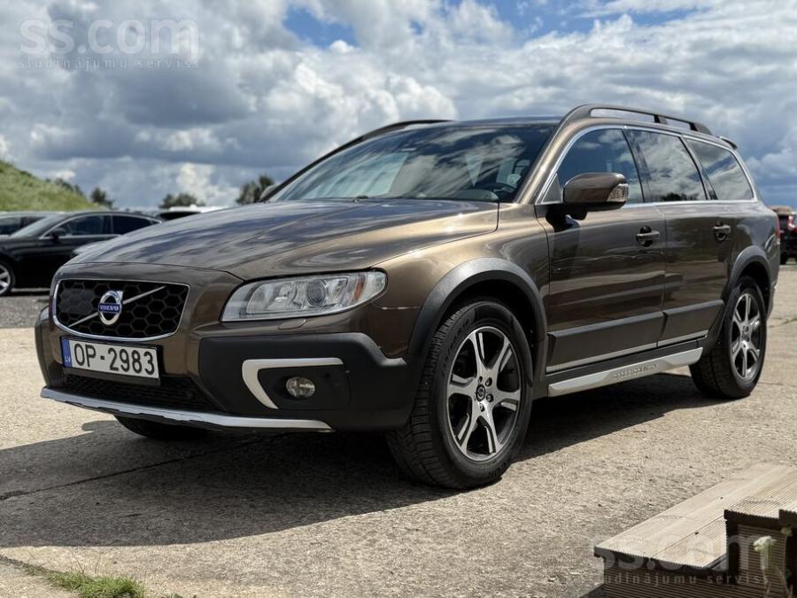 Brown Volvo XC70 2015 in Riga, with an engine capacity of 2.40 L and mileage of 214 thousand km for 14990 €, photo 4 on AUTOMOTO.COM.LV