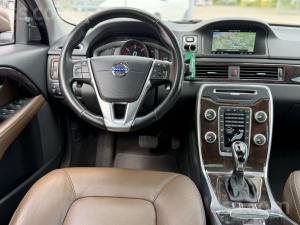 Brown Volvo XC70 2015 in Riga, with an engine capacity of 2.40 L and mileage of 214 thousand km for 14990 €, photo 5 on AUTOMOTO.COM.LV