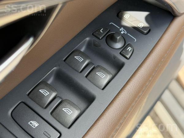 Brown Volvo XC70 2015 in Riga, with an engine capacity of 2.40 L and mileage of 214 thousand km for 14990 €, photo 7 on AUTOMOTO.COM.LV
