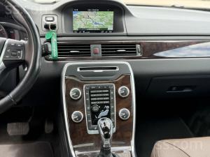 Brown Volvo XC70 2015 in Riga, with an engine capacity of 2.40 L and mileage of 214 thousand km for 14990 €, photo 13 on AUTOMOTO.COM.LV