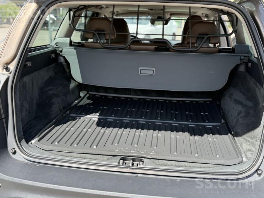 Brown Volvo XC70 2015 in Riga, with an engine capacity of 2.40 L and mileage of 214 thousand km for 14990 €, photo 20 on AUTOMOTO.COM.LV