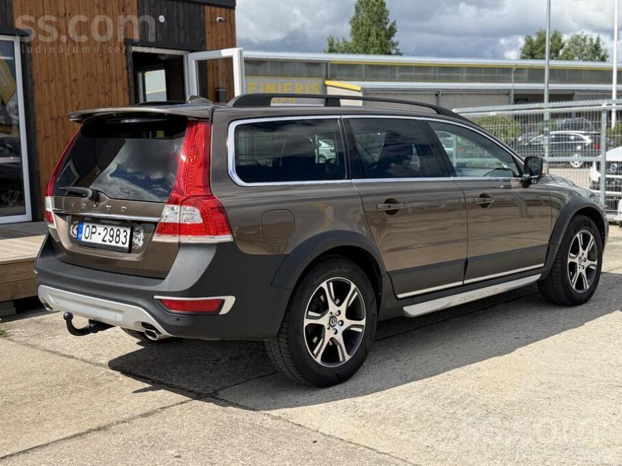 Brown Volvo XC70 2015 in Riga, with an engine capacity of 2.40 L and mileage of 214 thousand km for 14990 €, photo 26 on AUTOMOTO.COM.LV