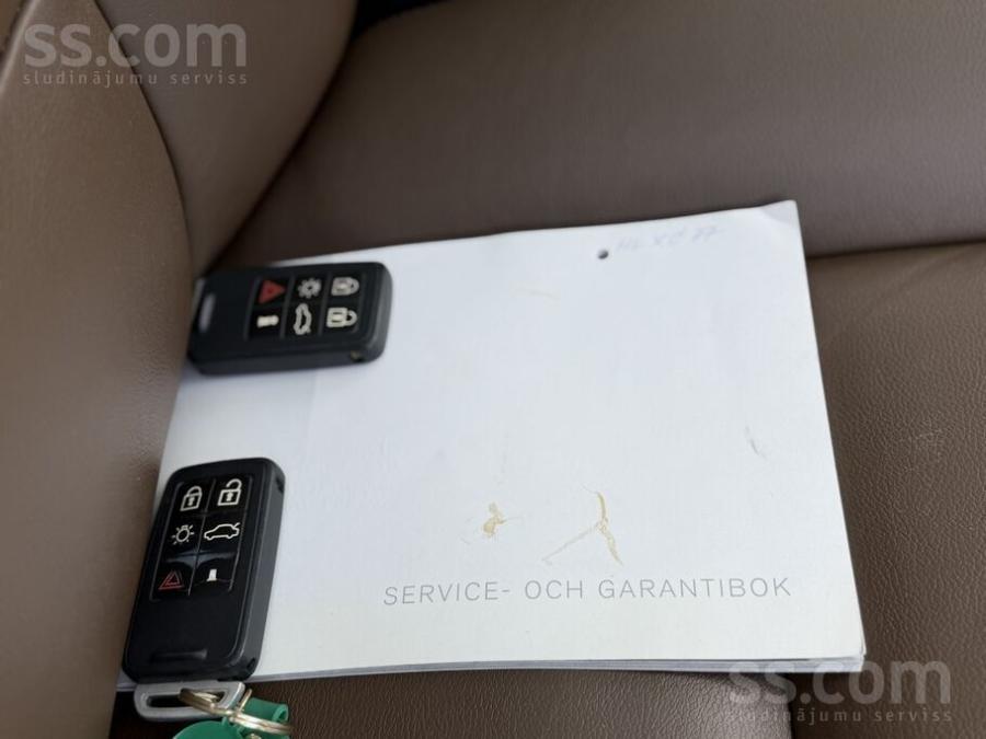 Brown Volvo XC70 2015 in Riga, with an engine capacity of 2.40 L and mileage of 214 thousand km for 14990 €, photo 31 on AUTOMOTO.COM.LV
