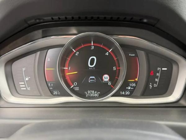 Brūns Volvo XC70 2015 Rīga, ar dzinēja tilpumu 2.40 L un nobraukumu 214 tūkst. km par 14990 €, foto 5 vietnē AUTOMOTO.COM.LV